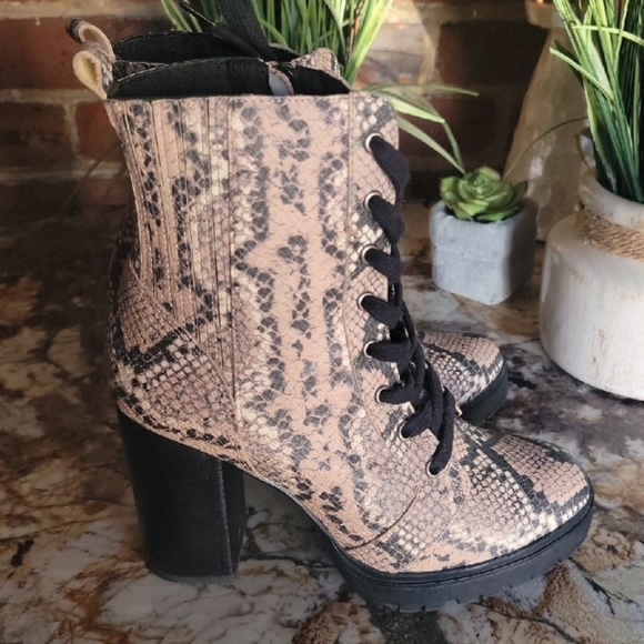 Steve Madden | Shoes | Steve Madden Lead Nude Snake Lace Up Boots ...